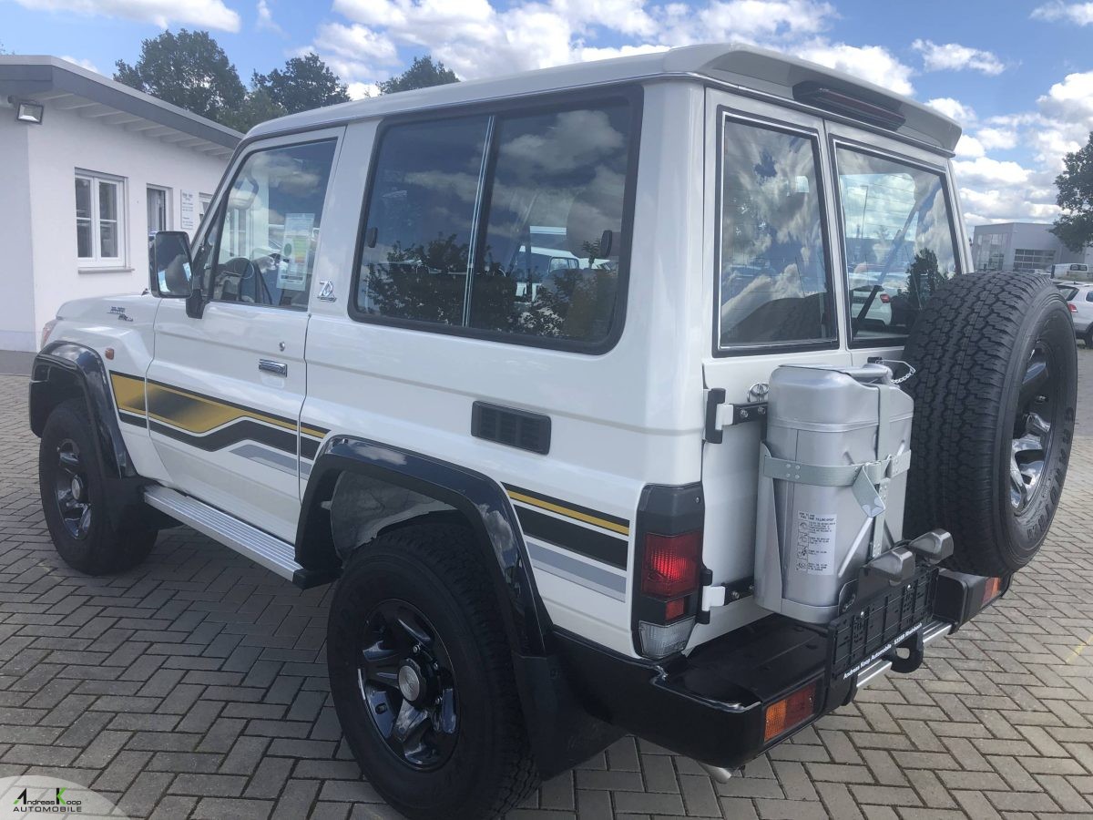 Toyota Land Cruiser J71 - Kompakt und wendig im Gelände