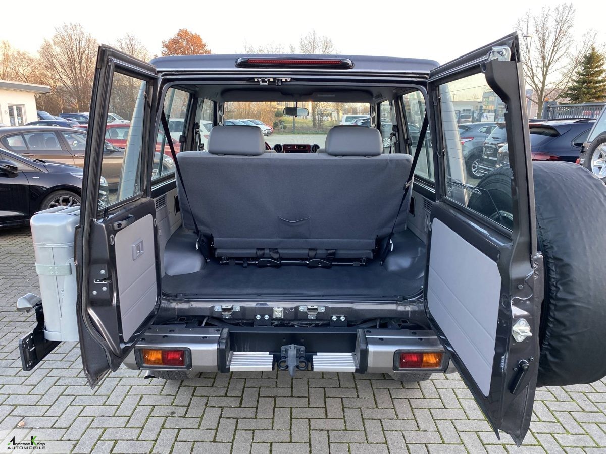Toyota Land Cruiser J71 - Kompakt und wendig im Gelände