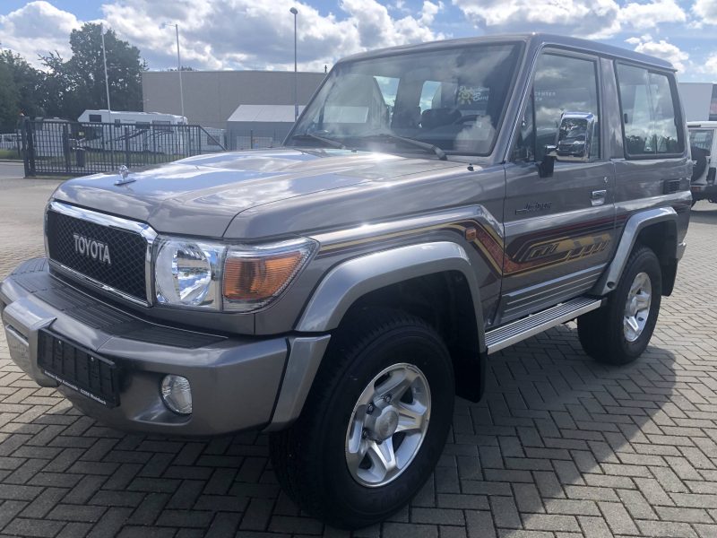 Toyota Land Cruiser J71 - Kompakt und wendig im Gelände