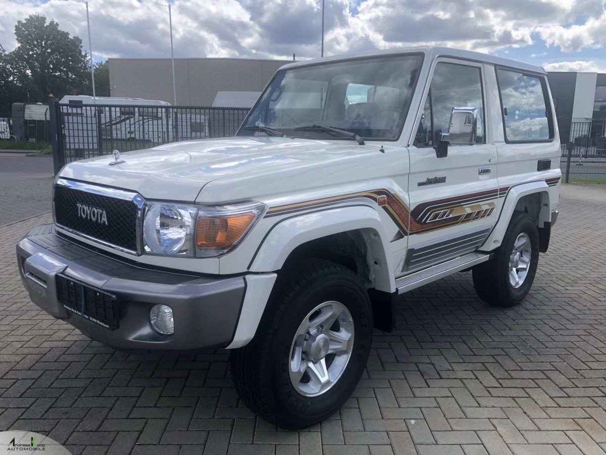 Toyota Land Cruiser J71 - Kompakt und wendig im Gelände