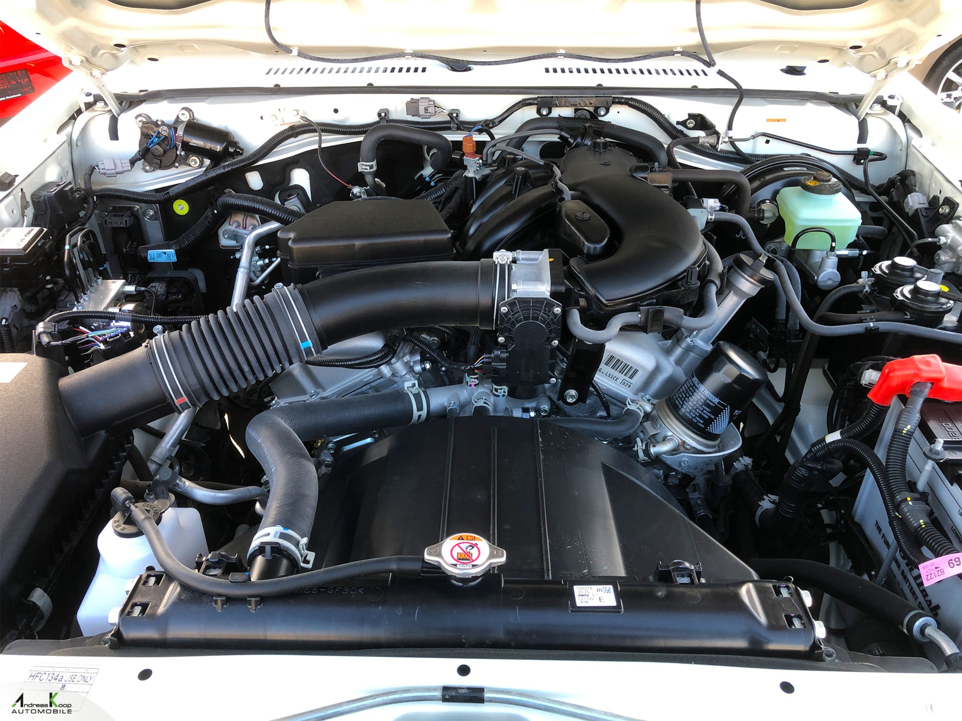 Toyota Land Cruiser GRJ 78 - Das Buschtaxi mit 2 x 90 Liter Tanks