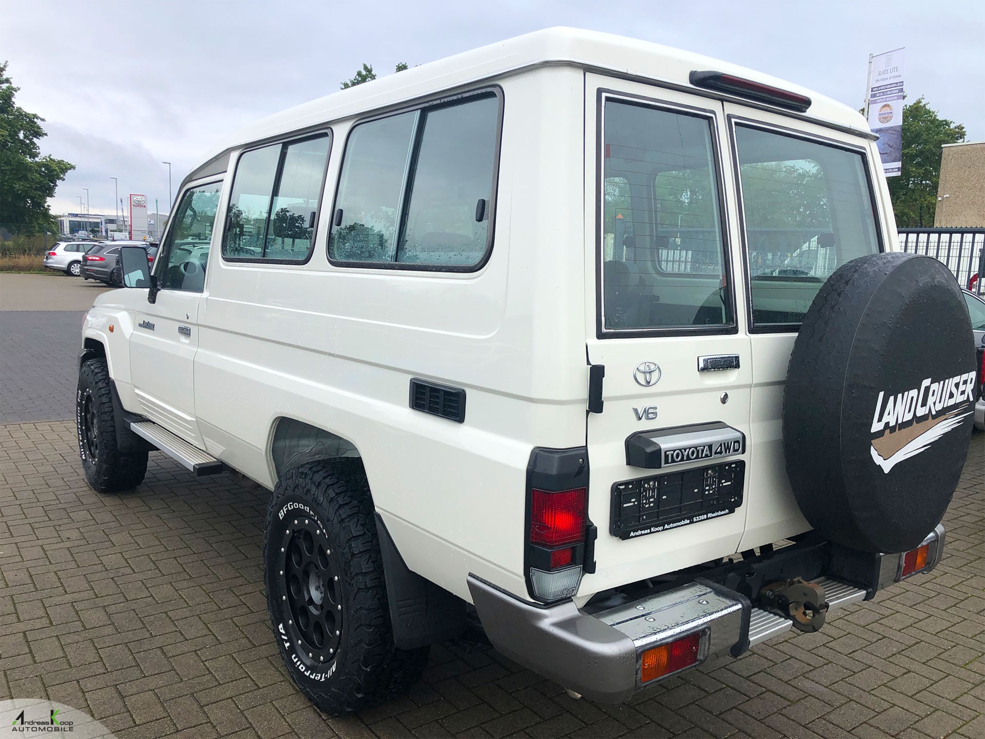 Toyota Land Cruiser GRJ 78 - Das Buschtaxi mit 2 x 90 Liter Tanks