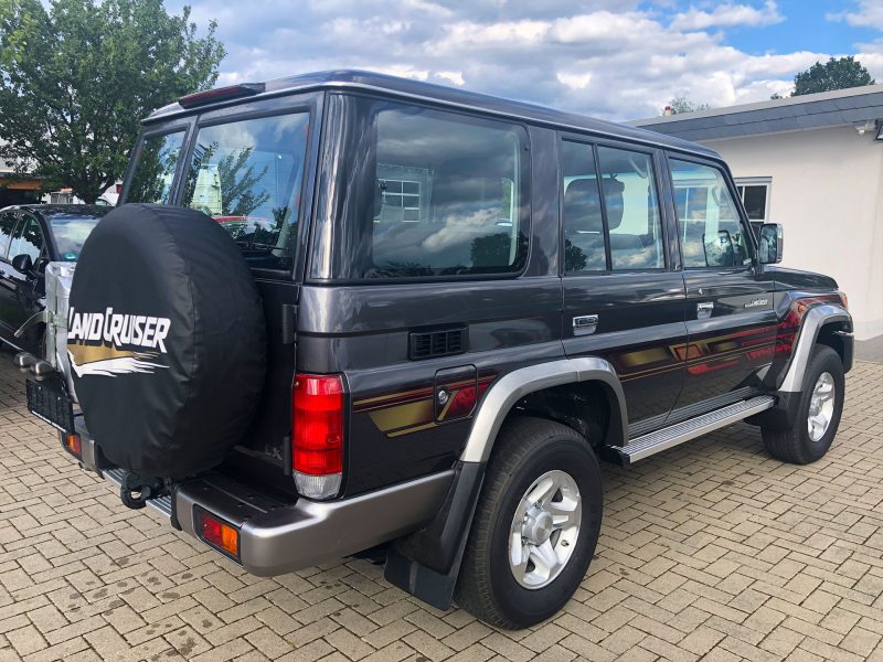 Toyota Land Cruiser J76 - Der zeitlose Klassiker