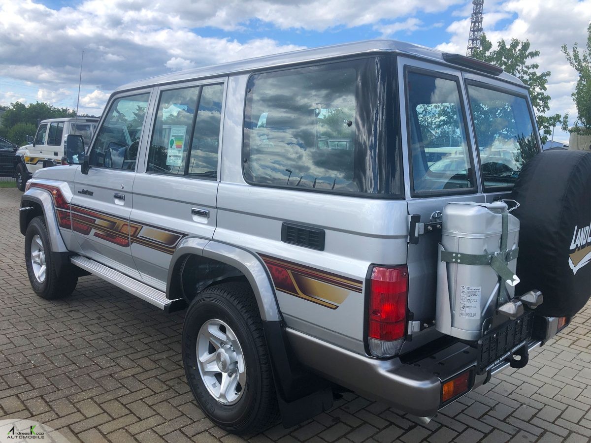 Toyota Land Cruiser J76 - Der zeitlose Klassiker