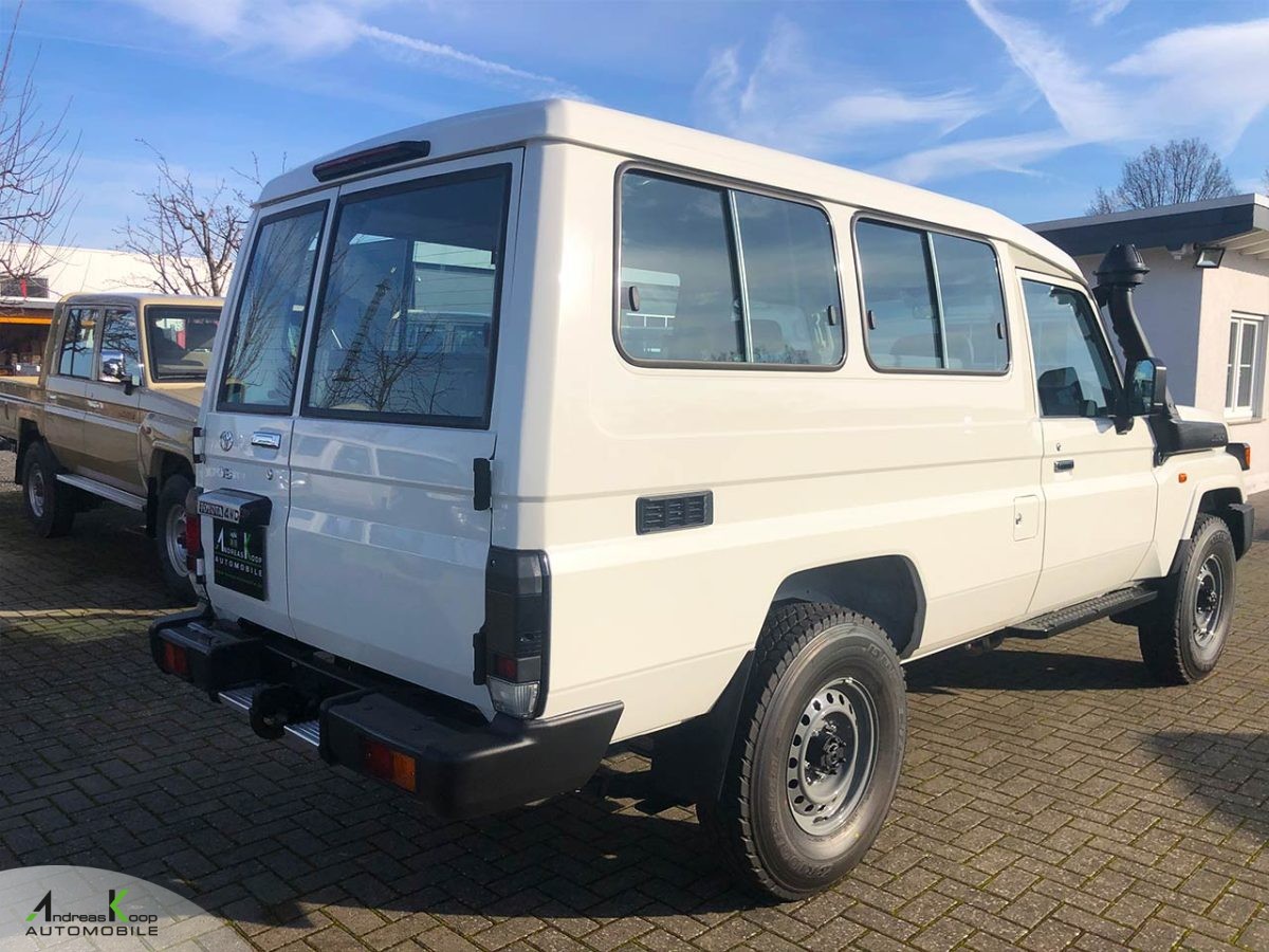 Toyota Land Cruiser J78 - Das Buschtaxi mit 2 x 90 Liter Tanks